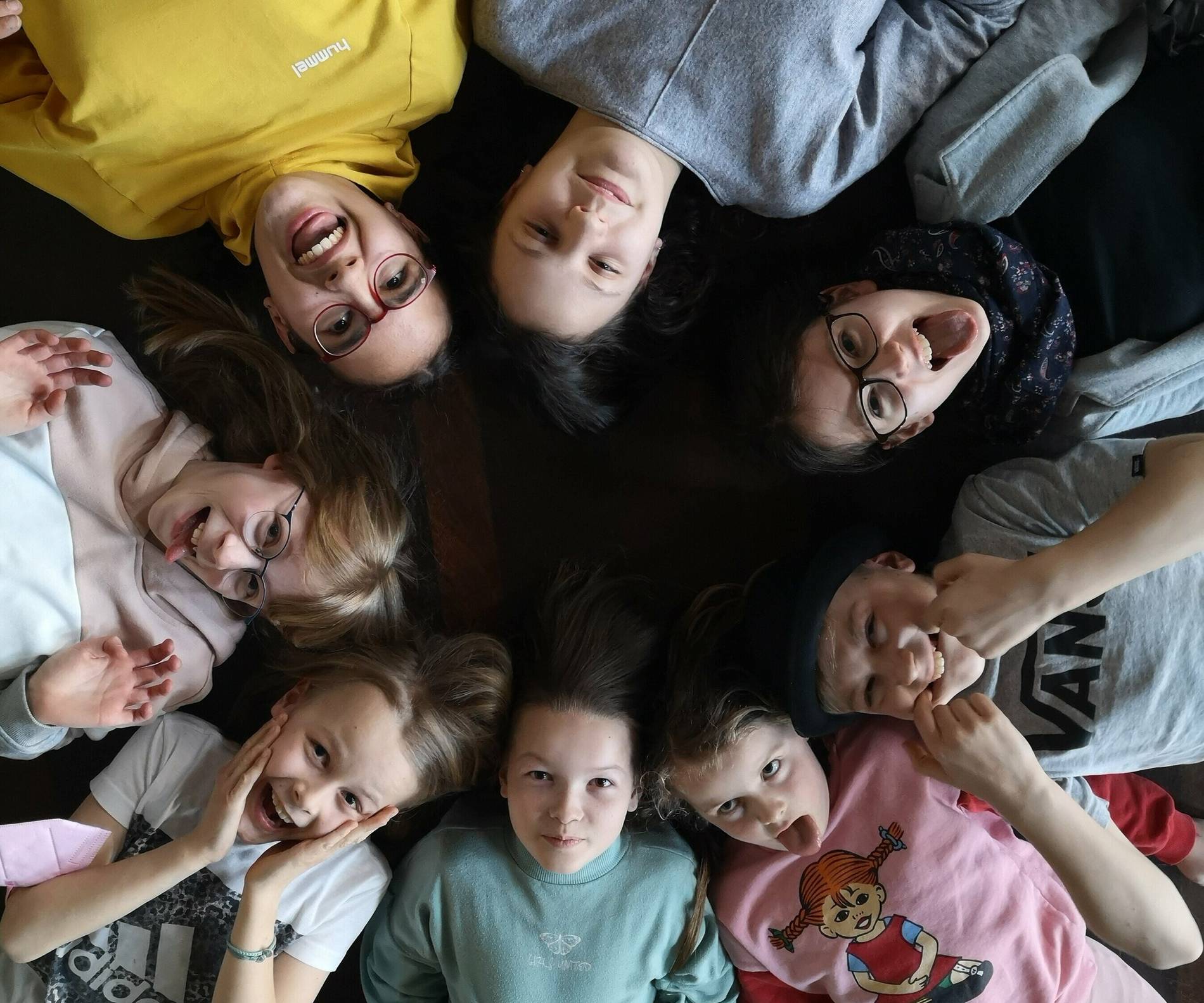 Schauspielerin Jennifer Buschmann unterrichtet Nachwuchs im Bürgerhaus