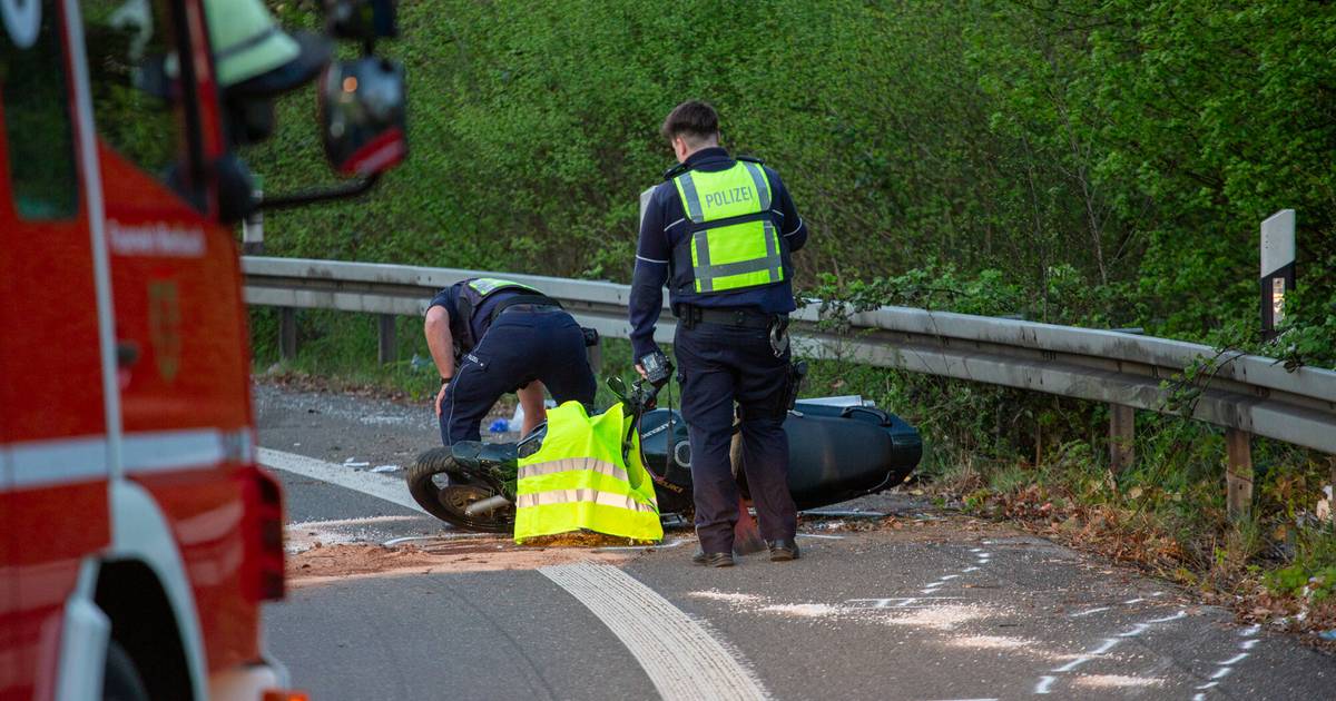 Motorradfahrer bei Unfall auf der A57 schwer verletzt
