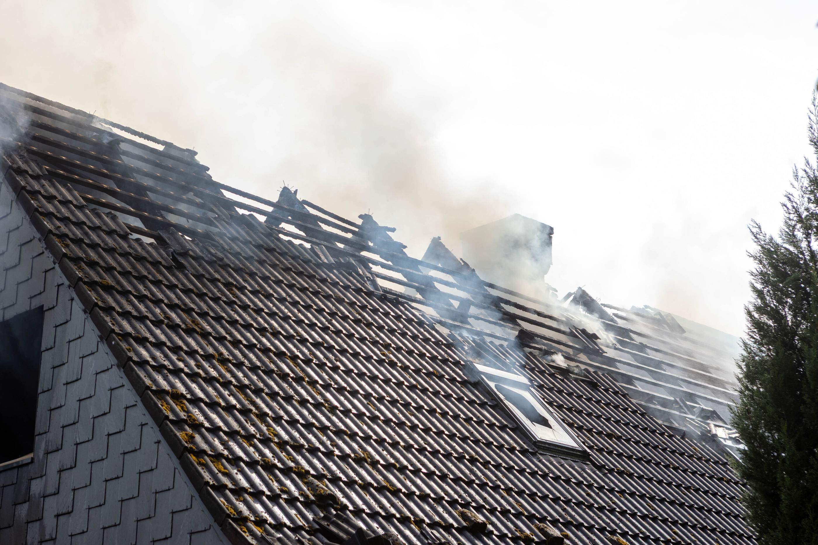Dachstuhlbrand in Krefeld-Uerdingen