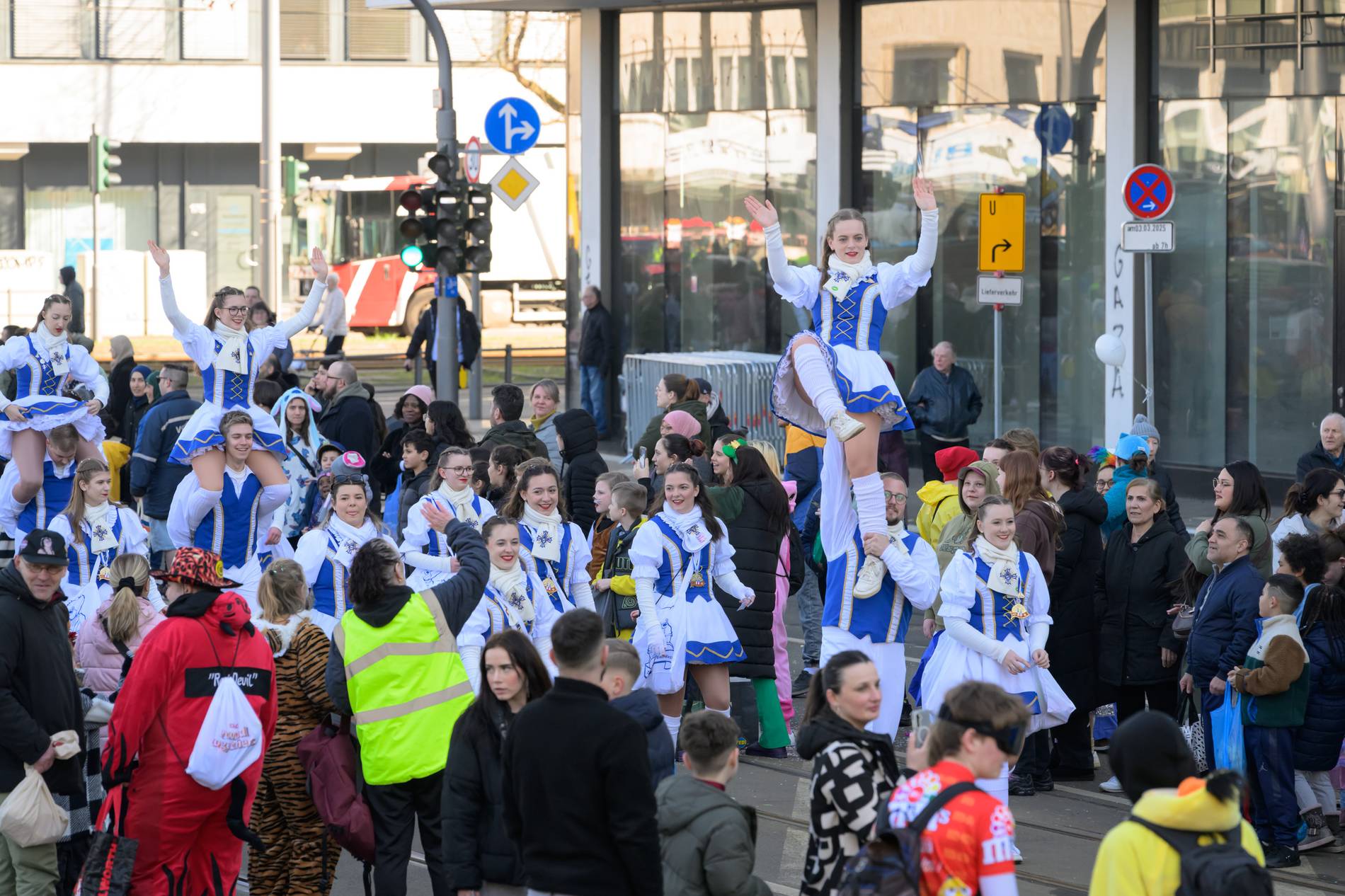Rosenmontagszug `26 ist gerettet - Krefeld zeigt Solidarität