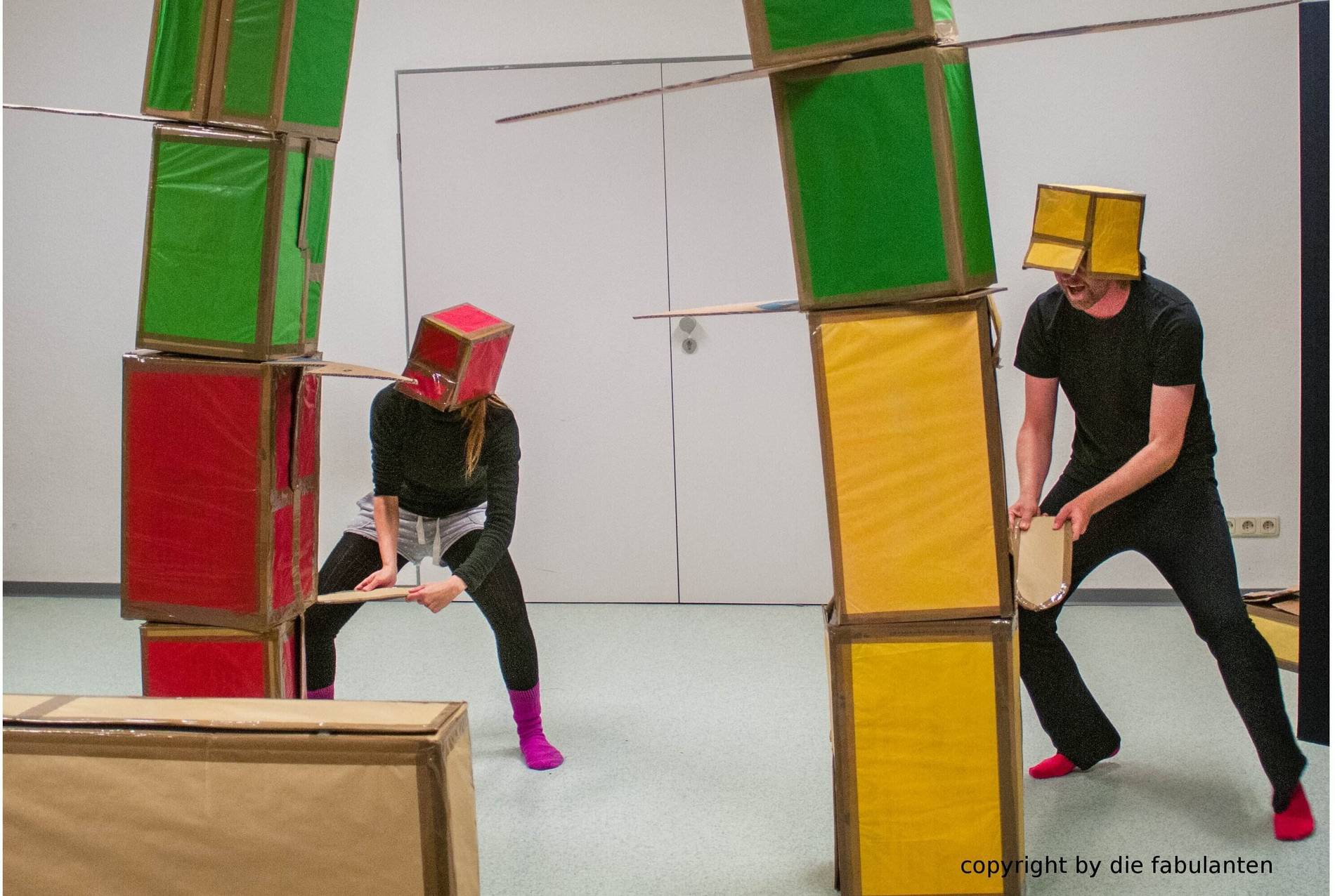 Mitmachtheaterstück „Kartong“ für Kinder in Nettetal